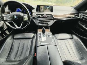 Grey BMW 730 2015 in Klaipeda, with an engine capacity of 2.99 L and mileage of 234 thousand km for 23490 €, photo 11 on AUTOMOTO.COM.LV