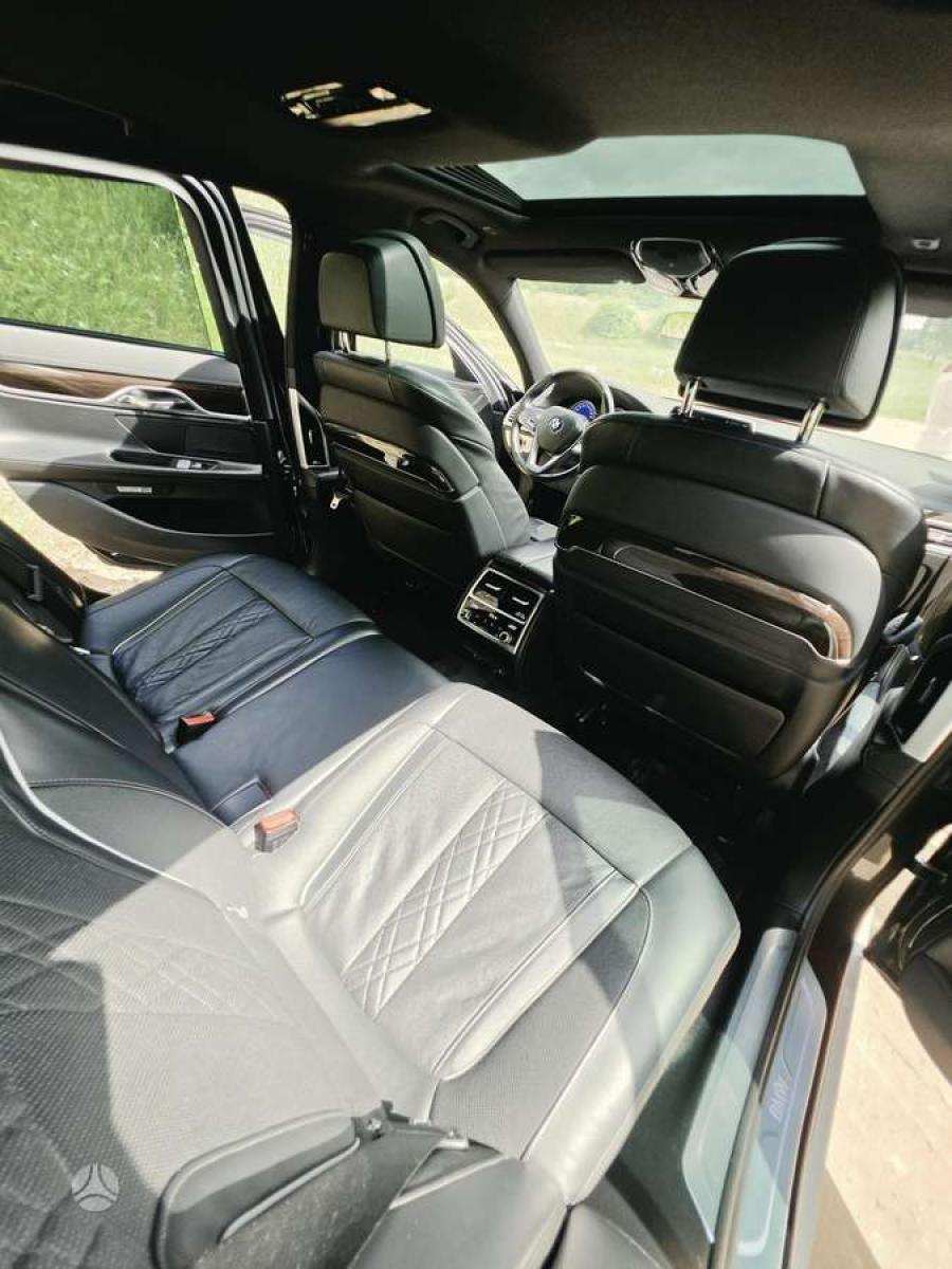 Grey BMW 730 2015 in Klaipeda, with an engine capacity of 2.99 L and mileage of 234 thousand km for 23490 €, photo 18 on AUTOMOTO.COM.LV