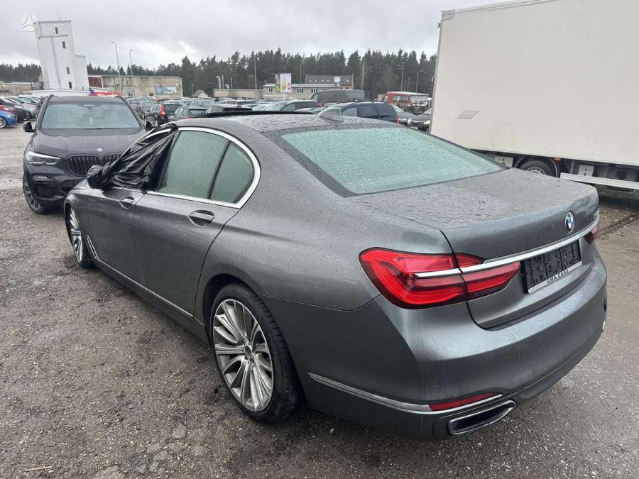Pelēks BMW 730 2016 Utena, ar dzinēja tilpumu 2.99 L un nobraukumu 170 tūkst. km par 14700 €, foto 3 vietnē AUTOMOTO.COM.LV