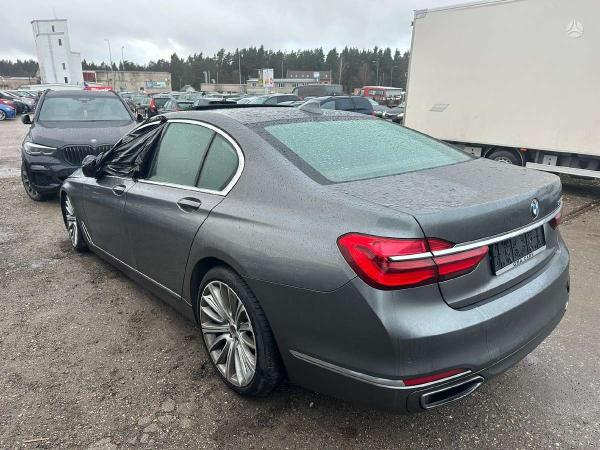 Pelēks BMW 730 2016 Utena, ar dzinēja tilpumu 3.00 L un nobraukumu 186 tūkst. km par 14500 €, foto 1 vietnē AUTOMOTO.COM.LV