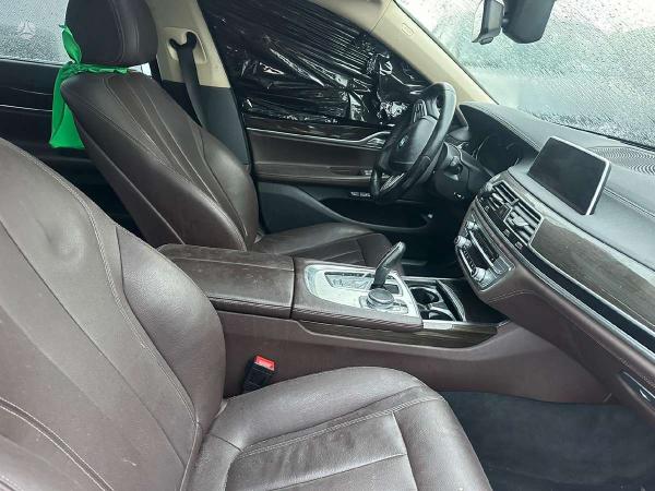 Pelēks BMW 730 2016 Utena, ar dzinēja tilpumu 3.00 L un nobraukumu 186 tūkst. km par 14500 €, foto 5 vietnē AUTOMOTO.COM.LV