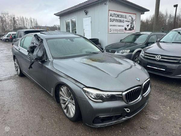 Grey BMW 730 2016 in Utena, with an engine capacity of 3.00 L and mileage of 186 thousand km for 12700 €, photo 2 on AUTOMOTO.COM.LV