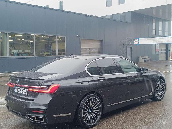 Pelēks BMW 730 2016 Viļņa, ar dzinēja tilpumu 2.99 L un nobraukumu 299 tūkst. km par 23999 €, foto 4 vietnē AUTOMOTO.COM.LV