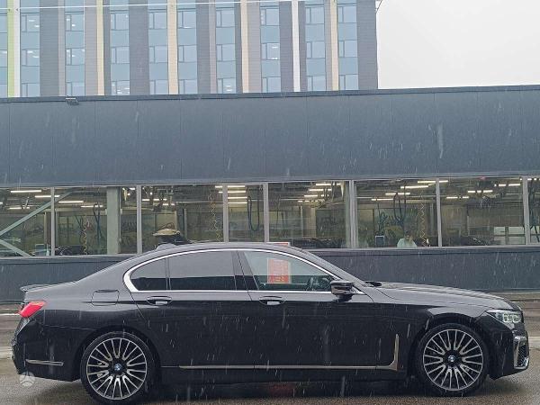 Pelēks BMW 730 2016 Viļņa, ar dzinēja tilpumu 2.99 L un nobraukumu 299 tūkst. km par 23999 €, foto 5 vietnē AUTOMOTO.COM.LV