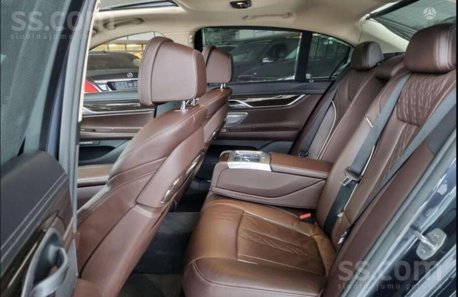 Pelēks BMW 730 2016 Rīga, ar dzinēja tilpumu 3.00 L un nobraukumu 245 tūkst. km par 24500 €, foto 12 vietnē AUTOMOTO.COM.LV