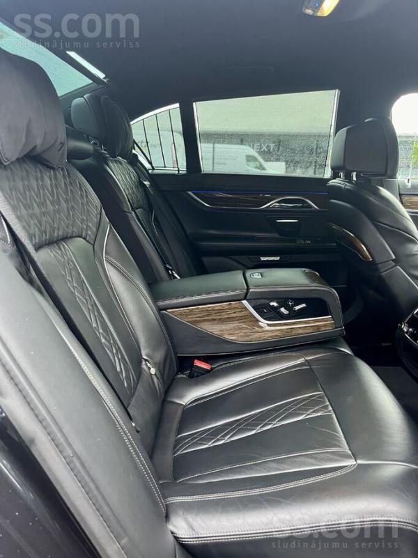 Pelēks BMW 730 2016 Jelgava, ar dzinēja tilpumu 3.00 L un nobraukumu 230 tūkst. km par 15500 €, foto 6 vietnē AUTOMOTO.COM.LV