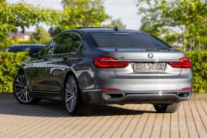 Pelēks BMW 730 2016 Rīga, ar dzinēja tilpumu 3.00 L un nobraukumu 0 tūkst. km par 21900 €, foto 7 vietnē AUTOMOTO.COM.LV