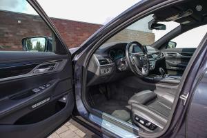 Pelēks BMW 730 2016 Marijampole, ar dzinēja tilpumu 2.99 L un nobraukumu 192 tūkst. km par 21950 €, foto 25 vietnē AUTOMOTO.COM.LV