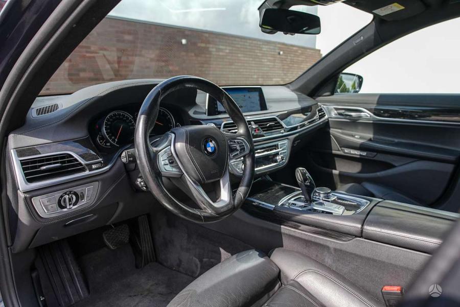 Pelēks BMW 730 2016 Marijampole, ar dzinēja tilpumu 2.99 L un nobraukumu 192 tūkst. km par 21950 €, foto 26 vietnē AUTOMOTO.COM.LV