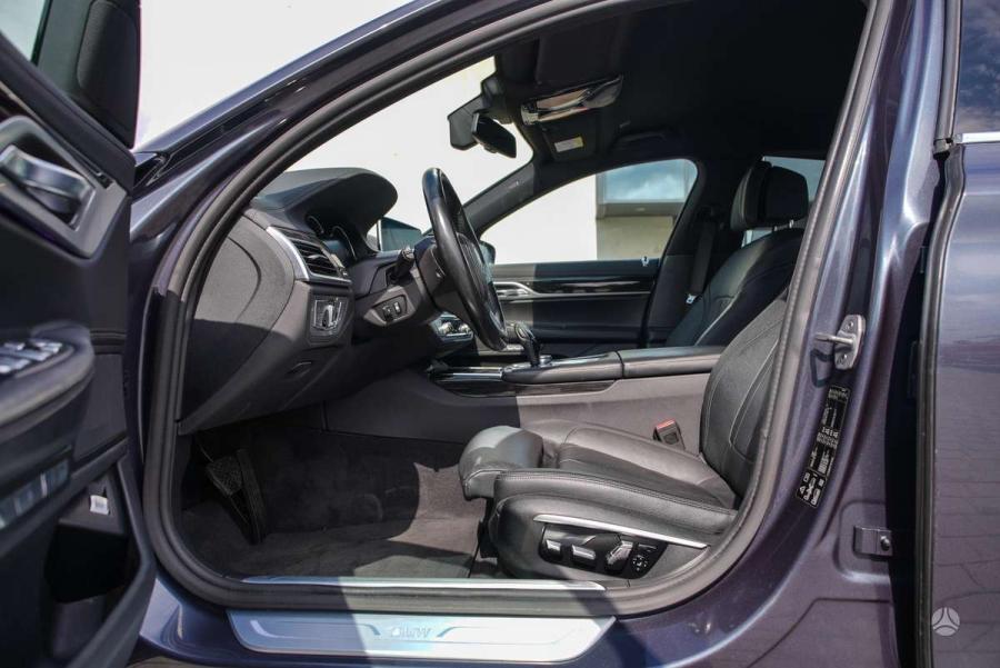 Pelēks BMW 730 2016 Marijampole, ar dzinēja tilpumu 2.99 L un nobraukumu 192 tūkst. km par 21950 €, foto 27 vietnē AUTOMOTO.COM.LV
