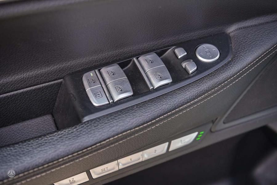 Pelēks BMW 730 2016 Marijampole, ar dzinēja tilpumu 2.99 L un nobraukumu 192 tūkst. km par 21950 €, foto 30 vietnē AUTOMOTO.COM.LV