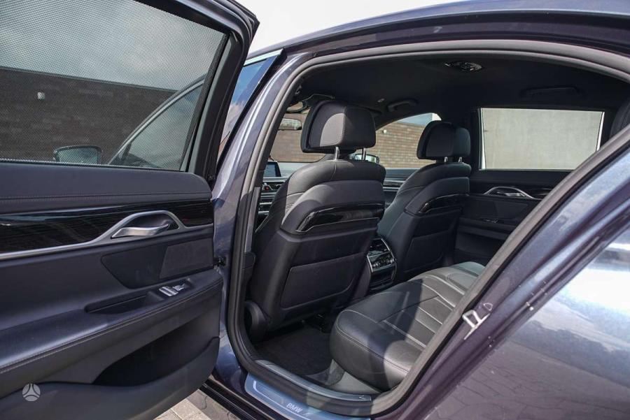 Pelēks BMW 730 2016 Marijampole, ar dzinēja tilpumu 2.99 L un nobraukumu 192 tūkst. km par 21950 €, foto 32 vietnē AUTOMOTO.COM.LV