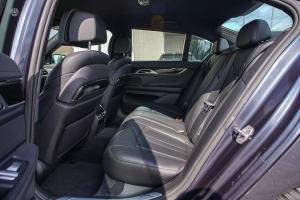 Pelēks BMW 730 2016 Marijampole, ar dzinēja tilpumu 2.99 L un nobraukumu 192 tūkst. km par 21950 €, foto 33 vietnē AUTOMOTO.COM.LV