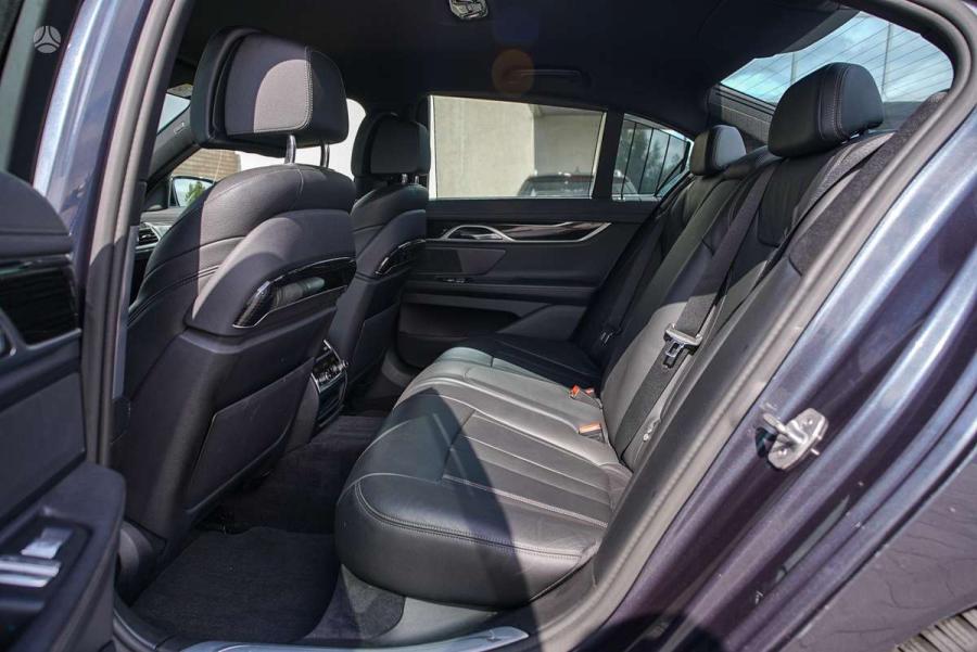 Pelēks BMW 730 2016 Marijampole, ar dzinēja tilpumu 2.99 L un nobraukumu 192 tūkst. km par 21950 €, foto 33 vietnē AUTOMOTO.COM.LV