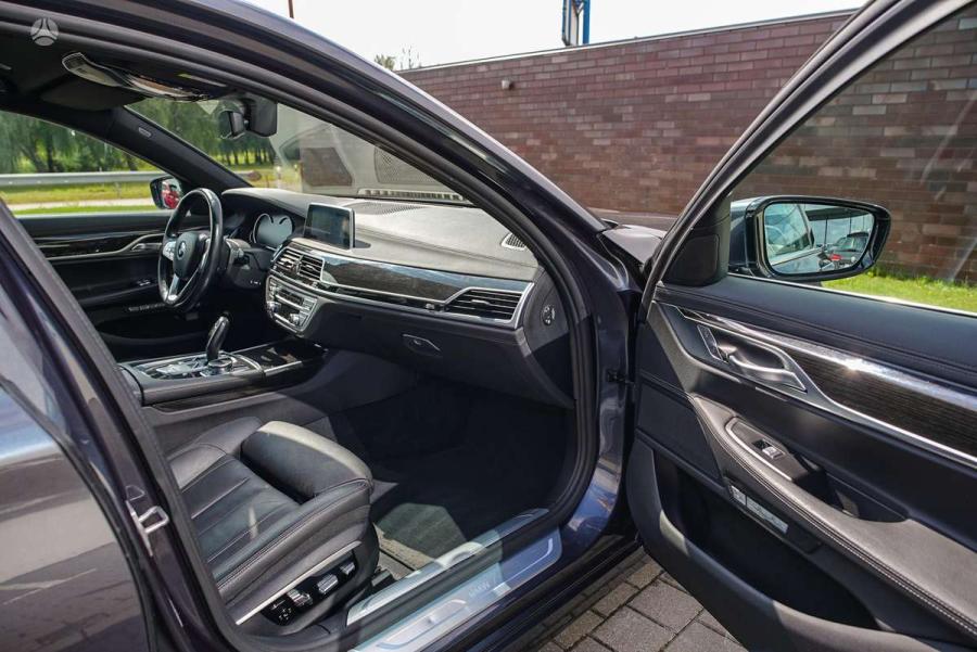 Pelēks BMW 730 2016 Marijampole, ar dzinēja tilpumu 2.99 L un nobraukumu 192 tūkst. km par 21950 €, foto 37 vietnē AUTOMOTO.COM.LV
