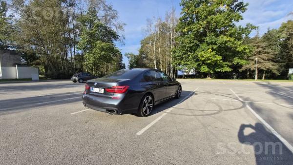 Grey BMW 730 2018 in Riga, with an engine capacity of 3.00 L and mileage of 167 thousand km for 27998 €, photo 5 on AUTOMOTO.COM.LV
