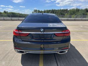 Grey BMW 730 2018 in Vilnius, with an engine capacity of 2.99 L and mileage of 196 thousand km for 28499 €, photo 7 on AUTOMOTO.COM.LV