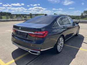 Grey BMW 730 2018 in Vilnius, with an engine capacity of 2.99 L and mileage of 196 thousand km for 28499 €, photo 8 on AUTOMOTO.COM.LV