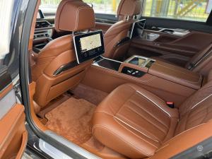 Grey BMW 730 2018 in Vilnius, with an engine capacity of 2.99 L and mileage of 196 thousand km for 28499 €, photo 12 on AUTOMOTO.COM.LV