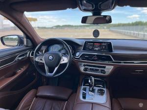 Grey BMW 730 2018 in Vilnius, with an engine capacity of 2.99 L and mileage of 196 thousand km for 28499 €, photo 15 on AUTOMOTO.COM.LV