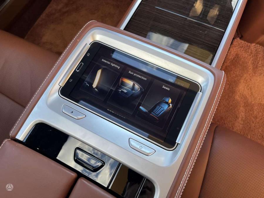 Grey BMW 730 2018 in Vilnius, with an engine capacity of 2.99 L and mileage of 196 thousand km for 28499 €, photo 28 on AUTOMOTO.COM.LV