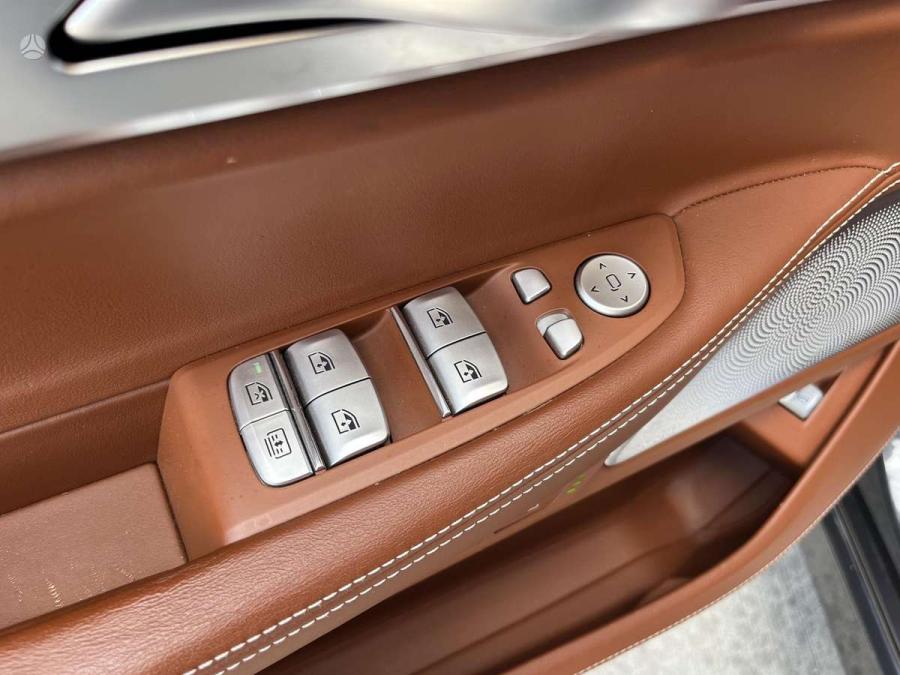 Grey BMW 730 2018 in Vilnius, with an engine capacity of 2.99 L and mileage of 196 thousand km for 28499 €, photo 32 on AUTOMOTO.COM.LV