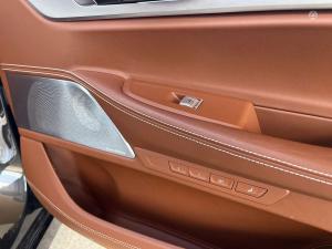 Grey BMW 730 2018 in Vilnius, with an engine capacity of 2.99 L and mileage of 196 thousand km for 28499 €, photo 34 on AUTOMOTO.COM.LV