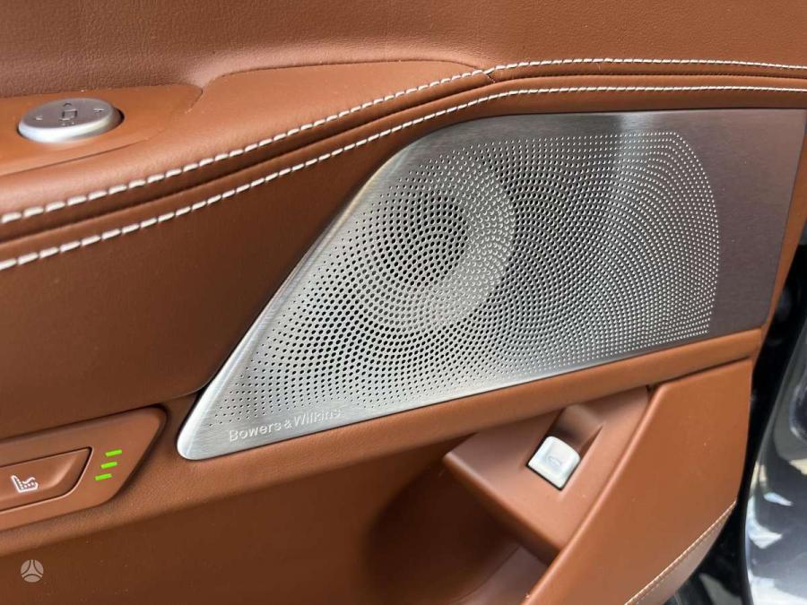 Grey BMW 730 2018 in Vilnius, with an engine capacity of 2.99 L and mileage of 196 thousand km for 28499 €, photo 38 on AUTOMOTO.COM.LV