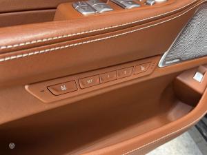 Grey BMW 730 2018 in Vilnius, with an engine capacity of 2.99 L and mileage of 196 thousand km for 28499 €, photo 39 on AUTOMOTO.COM.LV