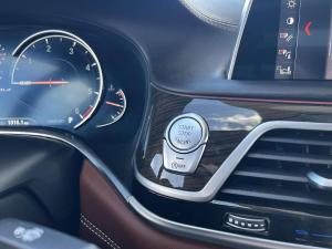 Grey BMW 730 2018 in Vilnius, with an engine capacity of 2.99 L and mileage of 196 thousand km for 28499 €, photo 41 on AUTOMOTO.COM.LV