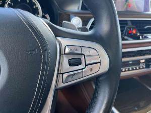 Grey BMW 730 2018 in Vilnius, with an engine capacity of 2.99 L and mileage of 196 thousand km for 28499 €, photo 42 on AUTOMOTO.COM.LV