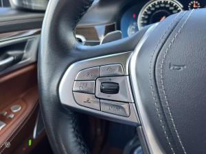 Grey BMW 730 2018 in Vilnius, with an engine capacity of 2.99 L and mileage of 196 thousand km for 28499 €, photo 43 on AUTOMOTO.COM.LV