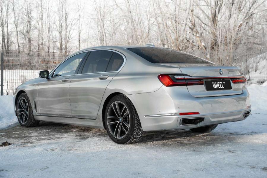 Pelēks BMW 730 2019 Viļņa, ar dzinēja tilpumu 2.99 L un nobraukumu 142 tūkst. km par 42999 €, foto 3 vietnē AUTOMOTO.COM.LV