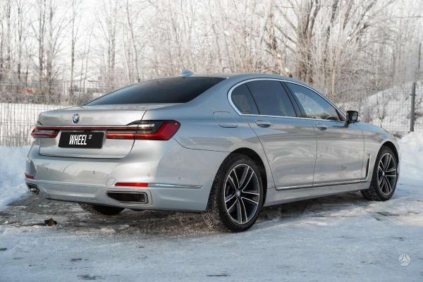 Grey BMW 730 2019 in Vilnius, with an engine capacity of 2.99 L and mileage of 142 thousand km for 42999 €, photo 5 on AUTOMOTO.COM.LV