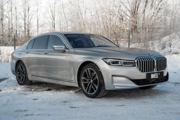 Grey BMW 730 2019 in Vilnius, with an engine capacity of 2.99 L and mileage of 142 thousand km for 42999 €, photo 8 on AUTOMOTO.COM.LV