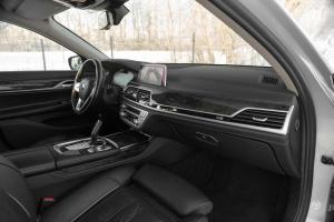 Pelēks BMW 730 2019 Viļņa, ar dzinēja tilpumu 2.99 L un nobraukumu 142 tūkst. km par 42999 €, foto 19 vietnē AUTOMOTO.COM.LV
