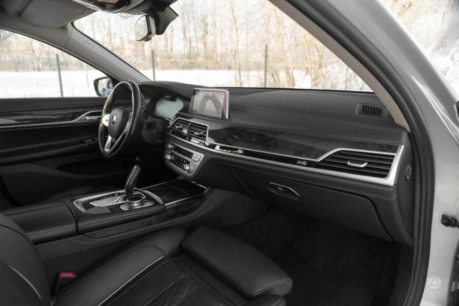 Pelēks BMW 730 2019 Viļņa, ar dzinēja tilpumu 2.99 L un nobraukumu 142 tūkst. km par 42999 €, foto 19 vietnē AUTOMOTO.COM.LV