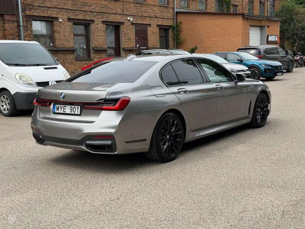 Grey BMW 730 2020 in Klaipeda, with an engine capacity of 3.00 L and mileage of 165 thousand km for 38500 €, photo 5 on AUTOMOTO.COM.LV