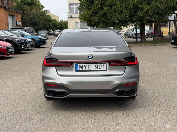 Grey BMW 730 2020 in Klaipeda, with an engine capacity of 3.00 L and mileage of 165 thousand km for 38500 €, photo 6 on AUTOMOTO.COM.LV