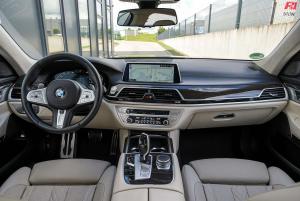 Pelēks BMW 730 2021 Kauņa, ar dzinēja tilpumu 2.99 L un nobraukumu 181 tūkst. km par 49450 €, foto 18 vietnē AUTOMOTO.COM.LV