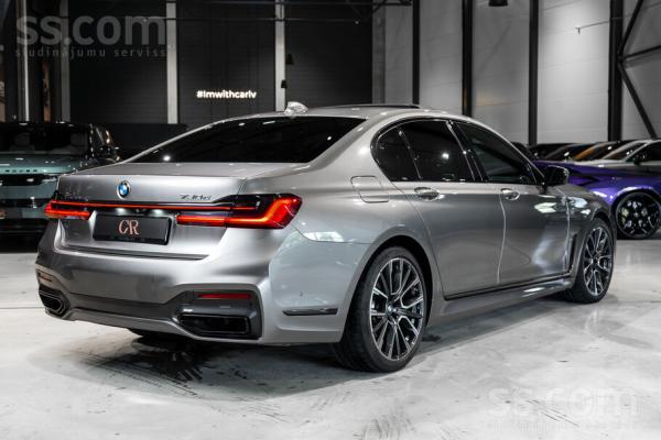 Grey BMW 730 2021 in Riga, with an engine capacity of 3.00 L and mileage of 63 thousand km for 55000 €, photo 4 on AUTOMOTO.COM.LV