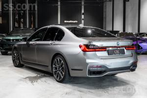 Grey BMW 730 2021 in Riga, with an engine capacity of 3.00 L and mileage of 63 thousand km for 55000 €, photo 7 on AUTOMOTO.COM.LV