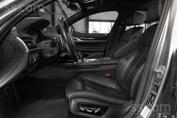 Grey BMW 730 2021 in Riga, with an engine capacity of 3.00 L and mileage of 63 thousand km for 55000 €, photo 8 on AUTOMOTO.COM.LV