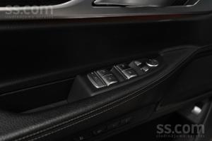 Grey BMW 730 2021 in Riga, with an engine capacity of 3.00 L and mileage of 63 thousand km for 55000 €, photo 16 on AUTOMOTO.COM.LV