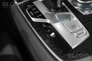 Grey BMW 730 2021 in Riga, with an engine capacity of 3.00 L and mileage of 63 thousand km for 55000 €, photo 34 on AUTOMOTO.COM.LV