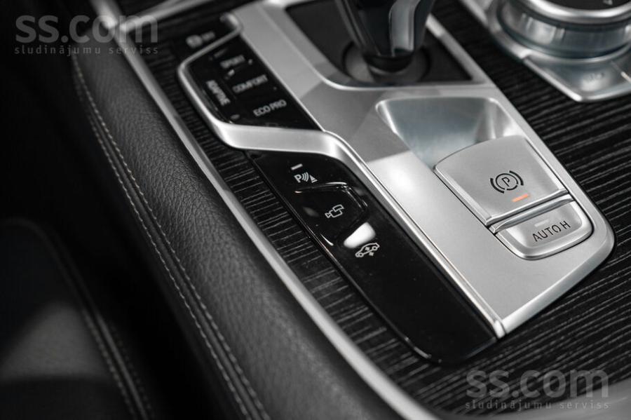 Grey BMW 730 2021 in Riga, with an engine capacity of 3.00 L and mileage of 63 thousand km for 55000 €, photo 34 on AUTOMOTO.COM.LV