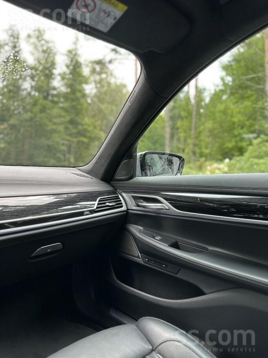 Pelēks BMW 730 2021 Rīga, ar dzinēja tilpumu 3.00 L un nobraukumu 222 tūkst. km par 40900 €, foto 12 vietnē AUTOMOTO.COM.LV