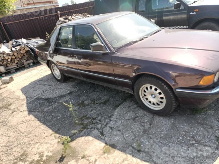 Sarkans BMW 730 1986 Daugavpils, ar dzinēja tilpumu 3.00 L un nobraukumu 0 tūkst. km par 3350 €, foto 3 vietnē AUTOMOTO.COM.LV