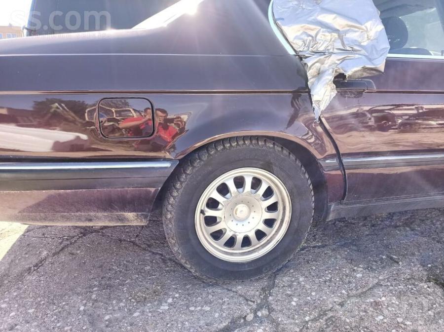 Sarkans BMW 730 1986 Daugavpils, ar dzinēja tilpumu 3.00 L un nobraukumu 0 tūkst. km par 3350 €, foto 4 vietnē AUTOMOTO.COM.LV