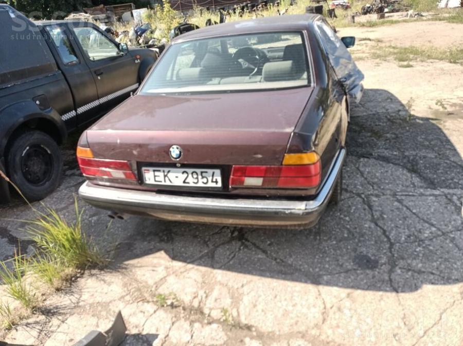 Sarkans BMW 730 1986 Daugavpils, ar dzinēja tilpumu 3.00 L un nobraukumu 0 tūkst. km par 3350 €, foto 5 vietnē AUTOMOTO.COM.LV